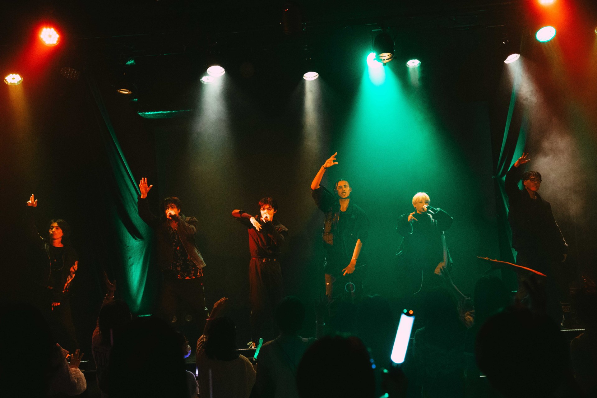 ボーイズグループ ODDLORE 〝ODDLORE史上、最高のブチ上がり〟を体現した、 約4か月ぶりのワンマンライブ公演 完遂！ | SPECIAL | EVIL A MAG[EVIL ...